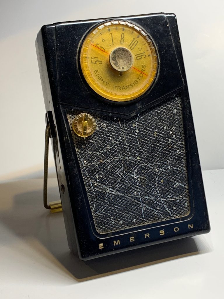 Emerson 888 "Atlas" Nevabreak Pocket Radio - Webcommand.net